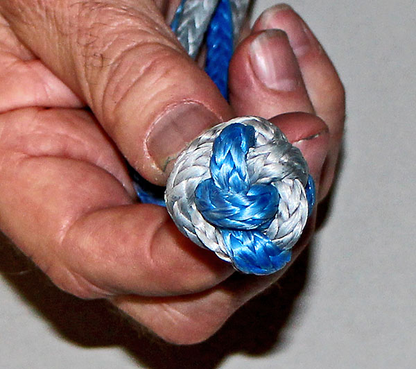 How to Tie A Button Knot